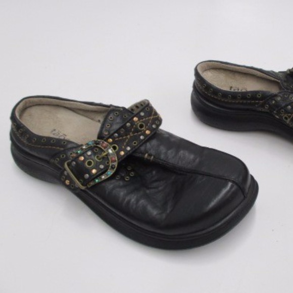 Taos Footwear | Shoes | Taos Womens Shoes Black Clogs Leather Studed Sz ...